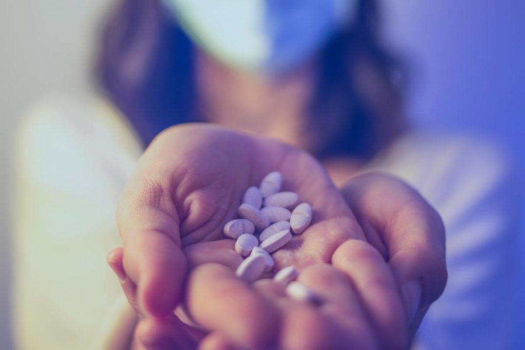 How Long Does It Take to Get Addicted to Pain Pills? - 10 Acre Ranch